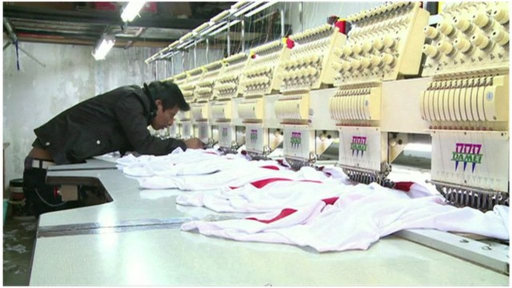 Peru boosts manufacturing sector with World Cup shirts - BBC News