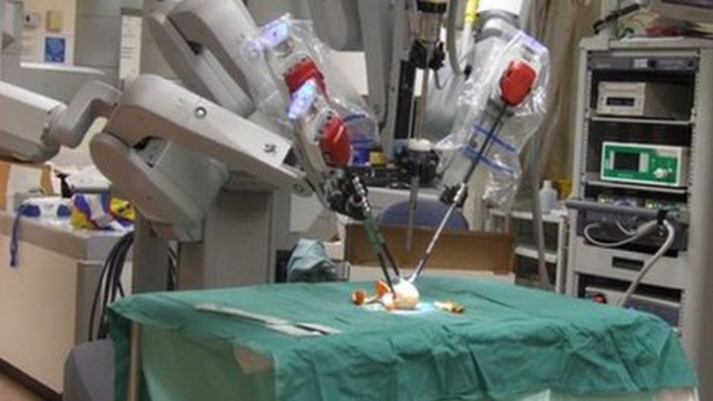 Robot operates on 1,000th prostate cancer patient - BBC News