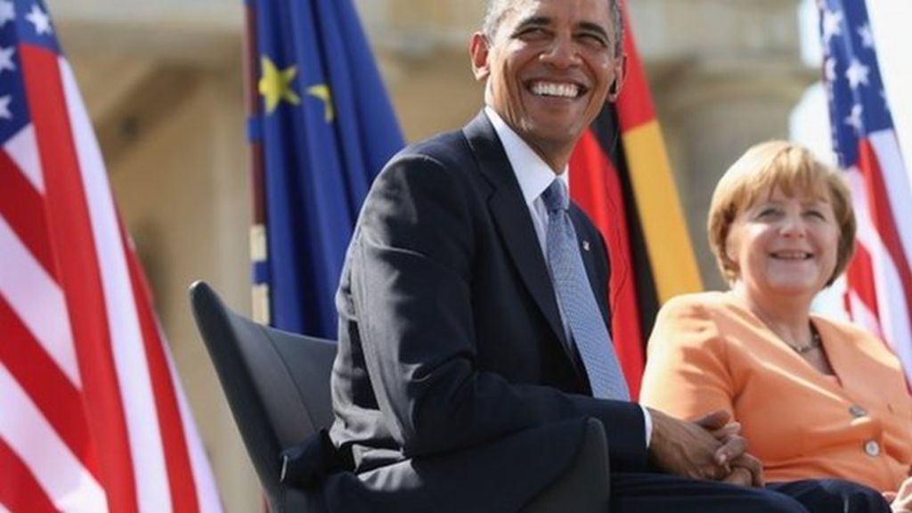 Obama in Berlin visits Brandenburg Gate - BBC News