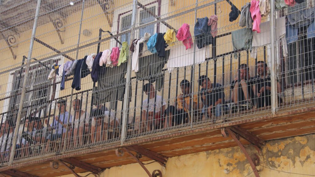 Romania's orphans: Young adults leave horror behind - BBC News