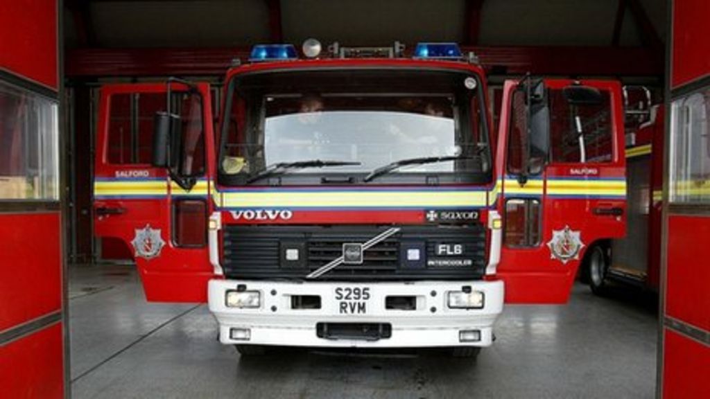 Swansea: One hurt in fire engine-car crash in New Cut Road - BBC News