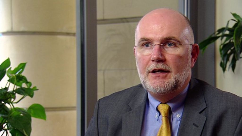 Doctors 'less empowered' says BMA leader Dr Mark Porter - BBC News