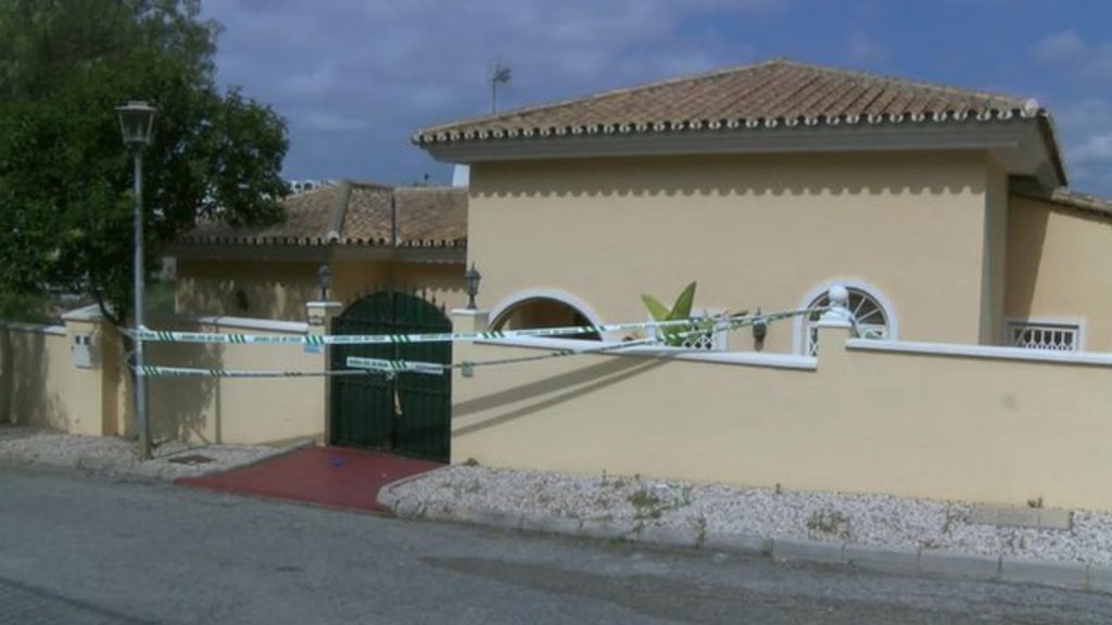 Family die in 'murder-suicide' on Spain's Costa del Sol - BBC News