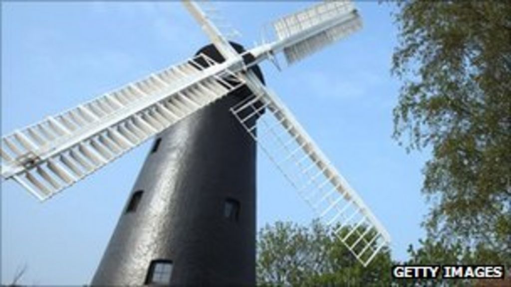 Campaign to get Brixton Windmill grinding flour - BBC News