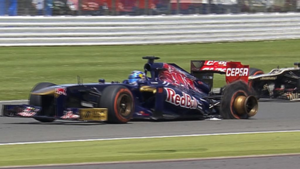 F1: Dramatic tyre failures hit British Grand Prix - BBC Sport