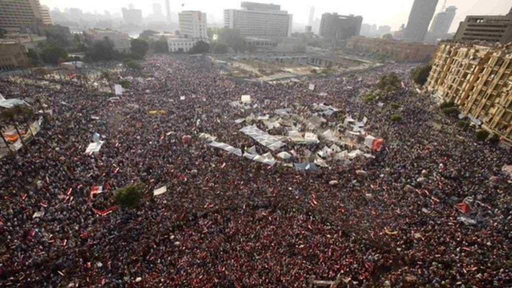 Egypt protests: Tahrir Square 'absolutely packed' - BBC News