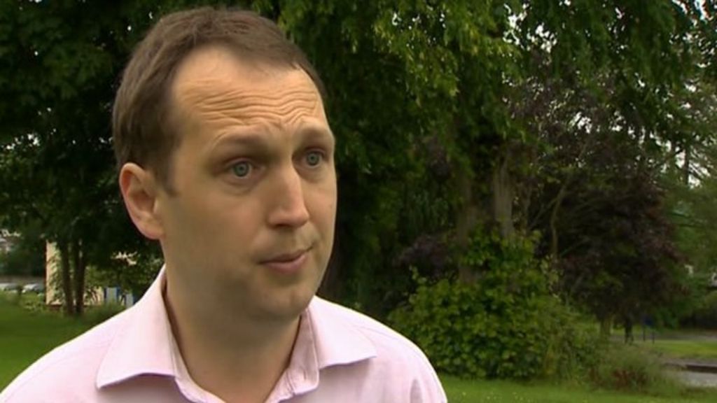Parents 'not great' at spotting their child's obesity in Wales - BBC News