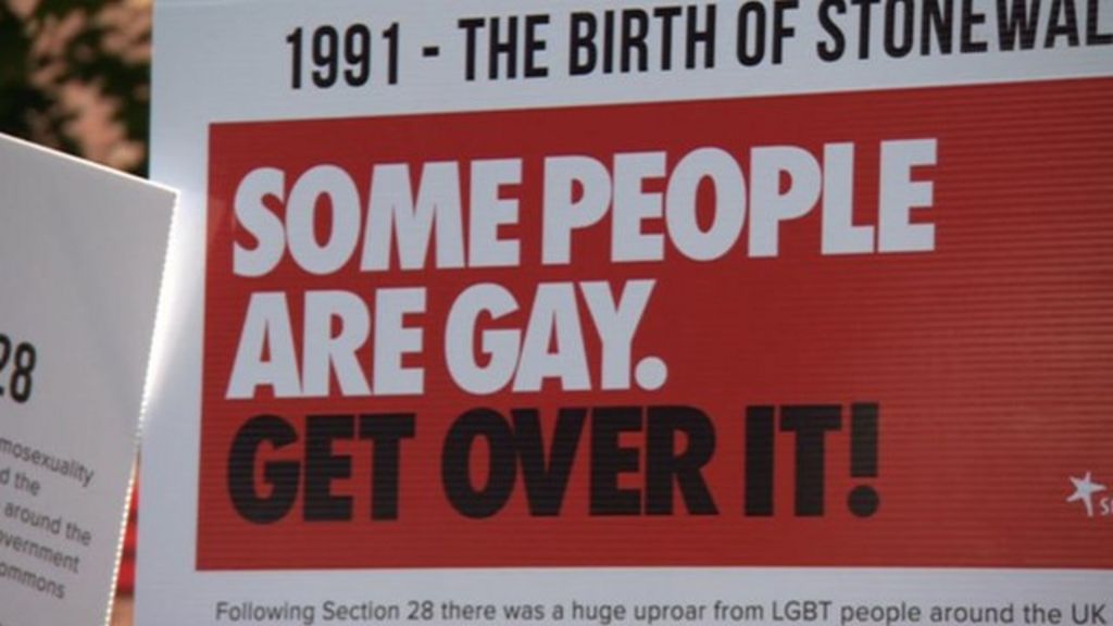 Thousands attend Sheffield Pride - BBC News