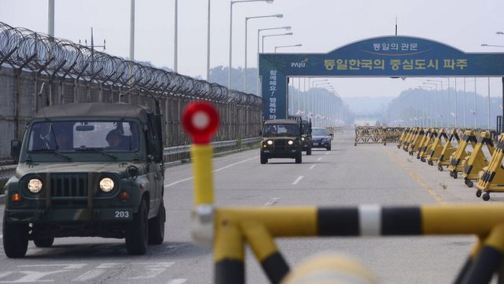 South Koreans visit Kaesong zone - BBC News