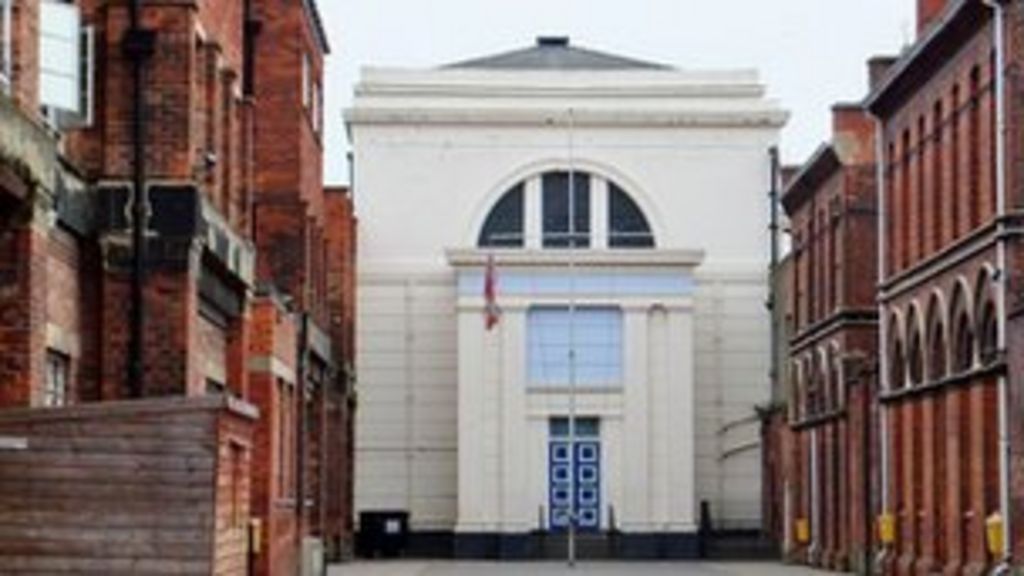 Hull Trinity House Academy moves after 170 years - BBC News