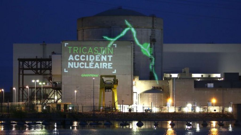 Greenpeace protests inside French nuclear plant - BBC News