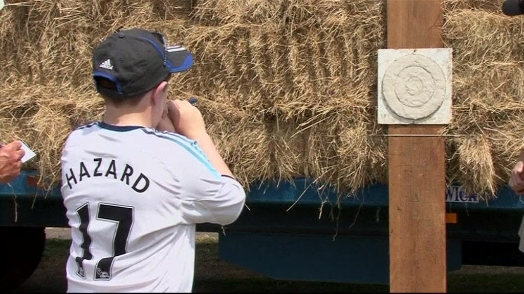 World pea-shooting championships in Cambridgeshire - BBC Newsround