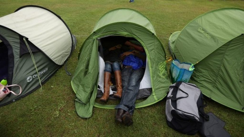 'Your pop-up tent's a camping cop-out' - BBC News