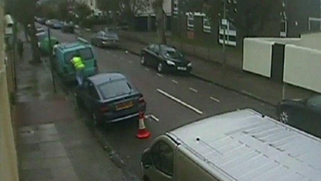 Crime victims 'failed' by Met Police - BBC News