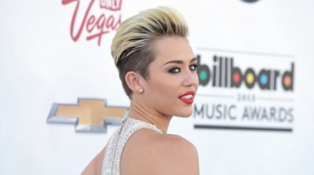 Miley Cyrus 'breaks away' from past squeaky clean image - BBC News