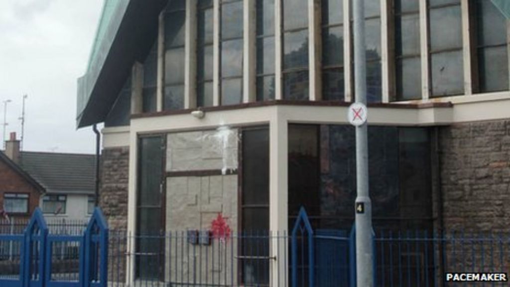 Harryville protest church to close - BBC News