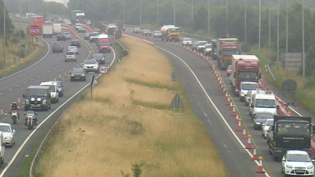 Motorists face A1 Gateshead roadwork delays - BBC News