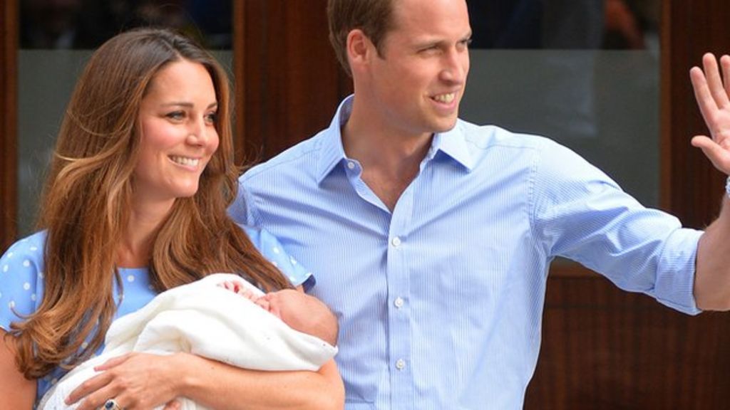 First glimpse of royal baby! - BBC Newsround