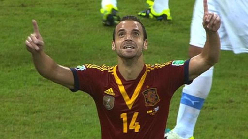 Tottenham-bound Roberto Soldado scores for Spain - BBC Sport