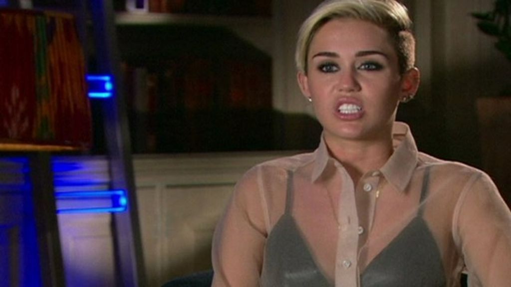 Miley Cyrus: Why I don't read reviews - BBC News