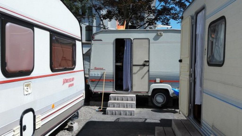 Telford Gypsy sites aim to reduce illegal camps - BBC News