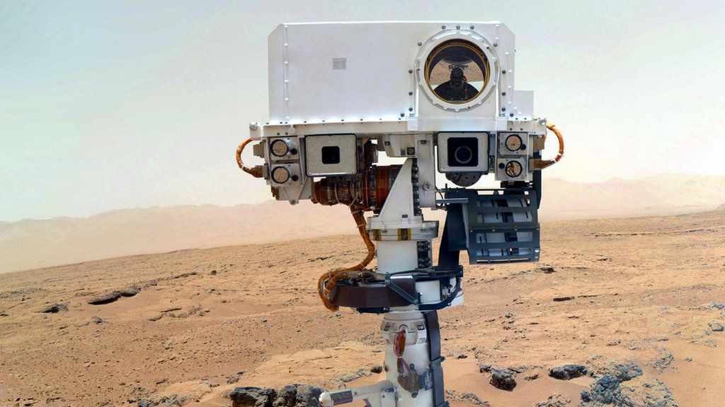 Mars rover celebrates a year of discovery - BBC News