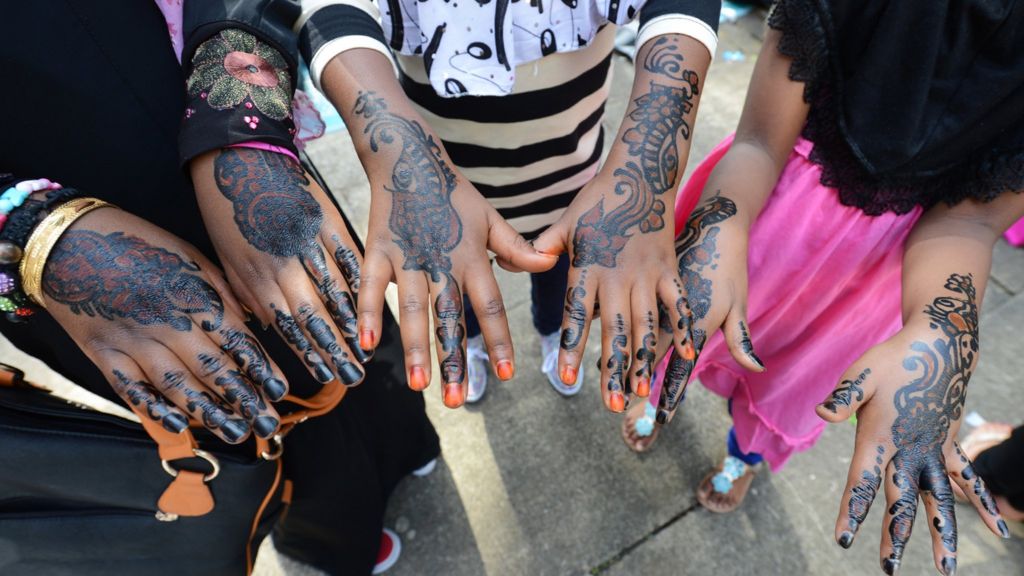 Slough council warns black henna could scar skin - BBC News