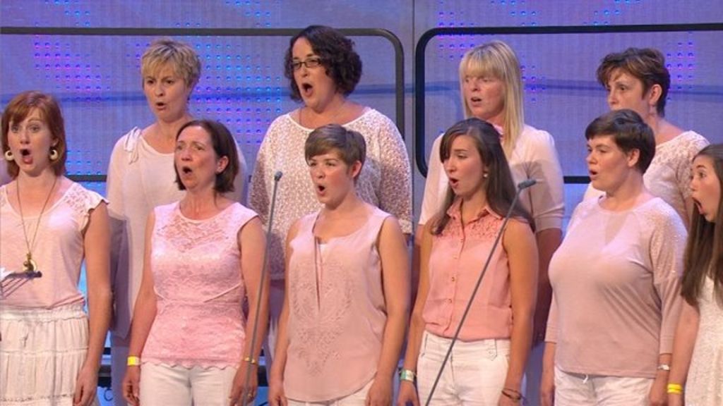 Côr Merched dros 20 mewn nifer (30) / Women's Choir with over 20 ...