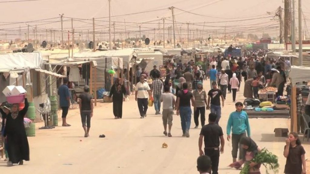 Syrian businesses operate out of Jordan's largest refugee camp - BBC News
