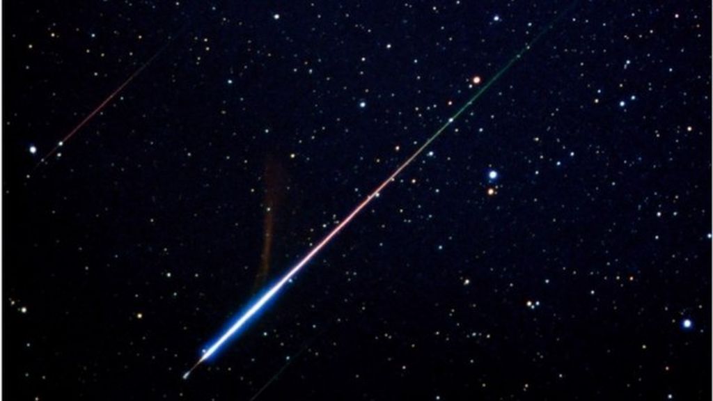 Meteor shower show in night skies - BBC News