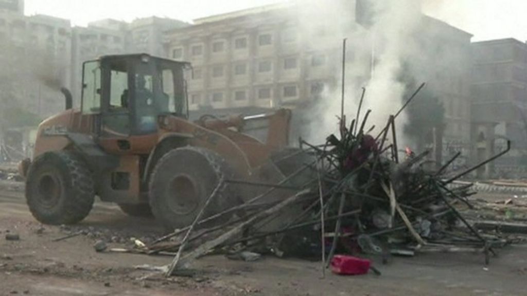Egypt crisis: Cairo 'holding its breath' after violence - BBC News