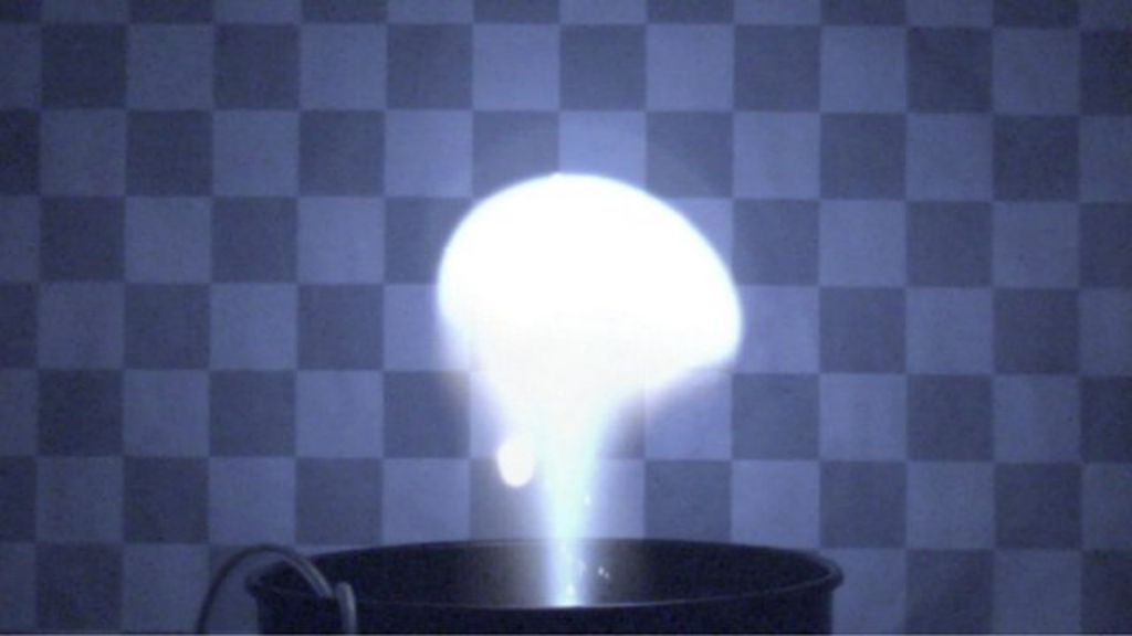 New insights into creating ball lightning in the lab - BBC News
