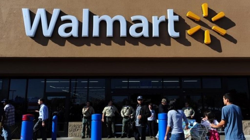 Wal-Mart results hit by 'cautious shoppers' - BBC News