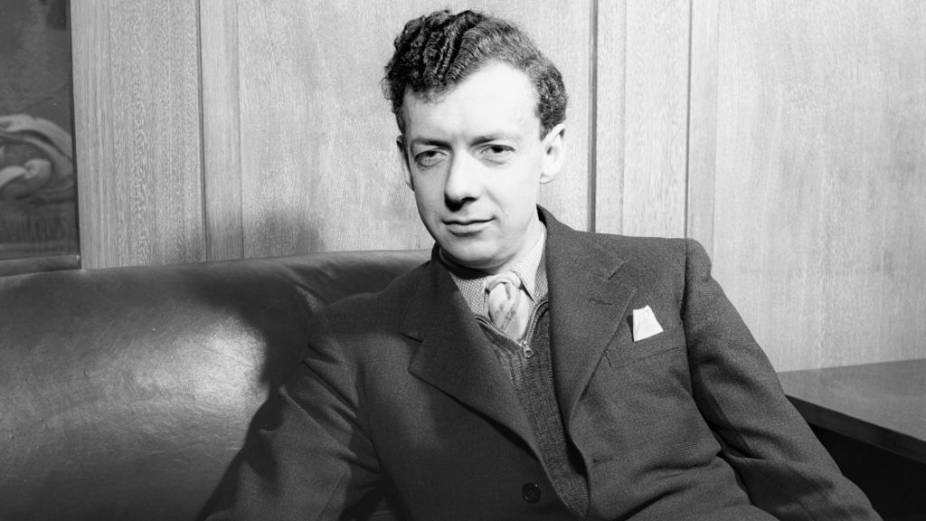 Benjamin Britten ticket sales slow in Lowestoft hometown - BBC News