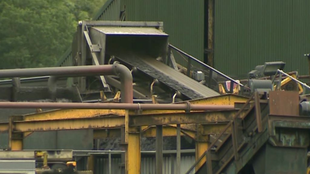 Unity Mine, Cwmgwrach, workers in further wait over job cuts - BBC News