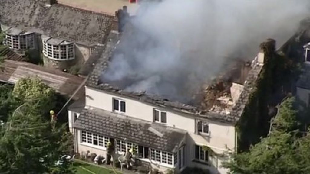 Fire at Great Trethew Manor Country Hotel - BBC News