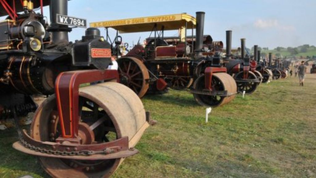 Fred Dibnah's steamroller in Great Dorset Steam Fair record attempt ...