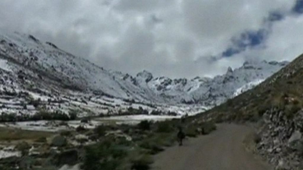 State of emergency in Peruvian Andes amid cold snap - BBC News