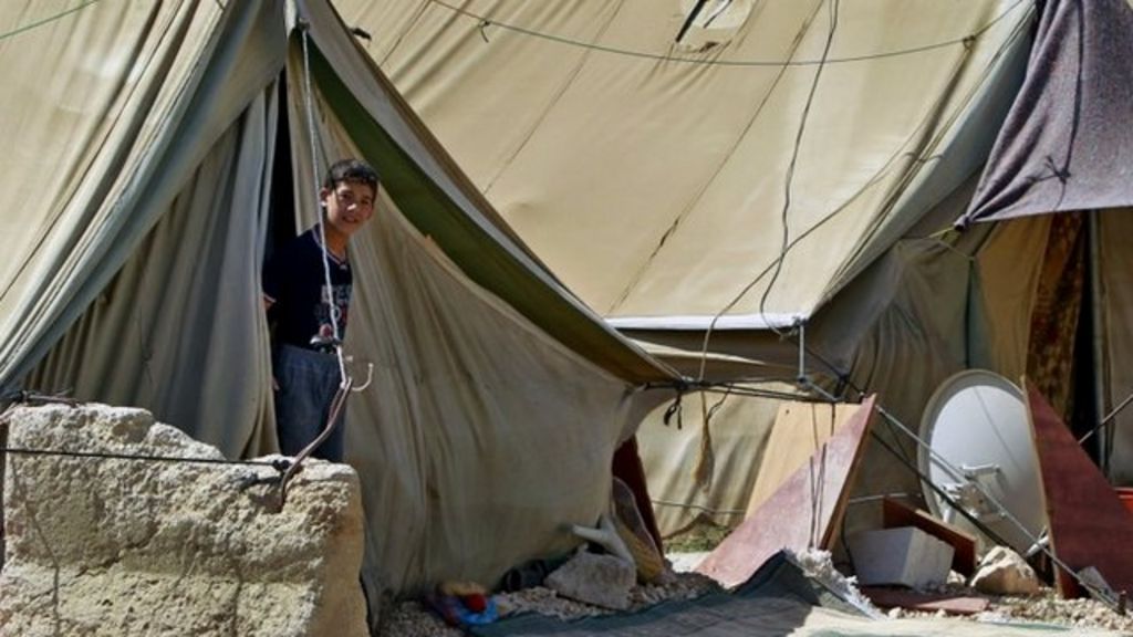 UNHCR: Syria 'biggest displacement crisis of all time' - BBC News