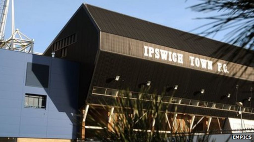 Ipswich fans get right-to-bid in future Portman Road deal - BBC News