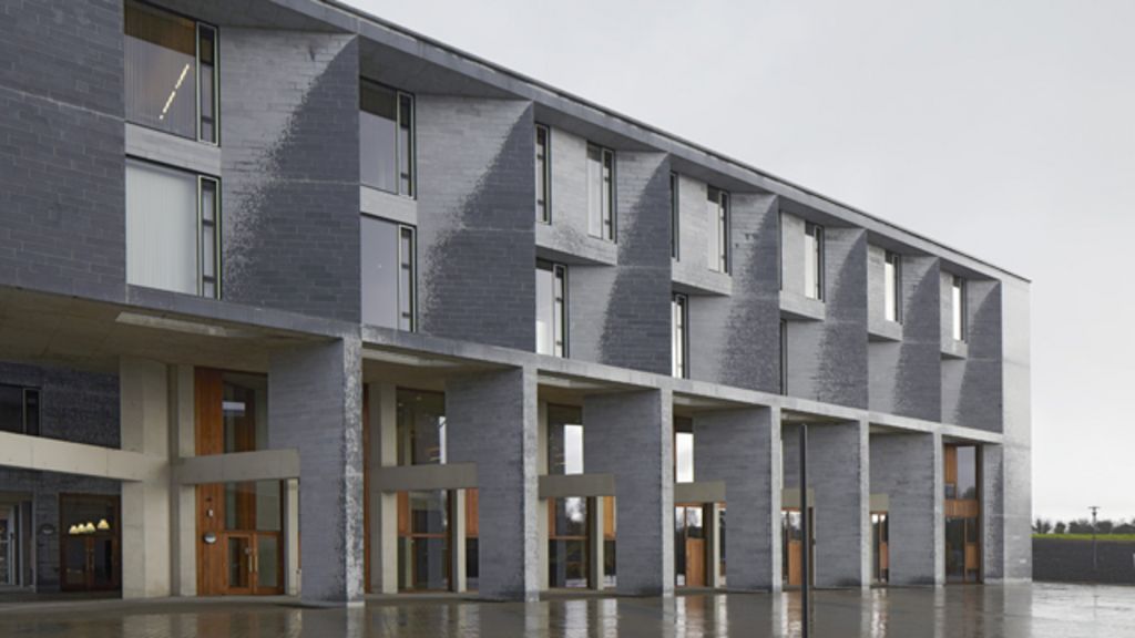 Stirling Prize: University of Limerick Medical School - BBC News