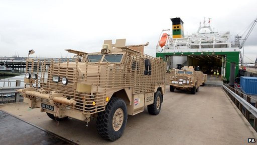 British Army vehicles return from Afghanistan - BBC News