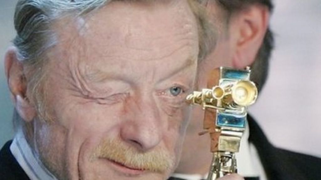 Otto Sander, Wings of Desire actor dies at 72 - BBC News