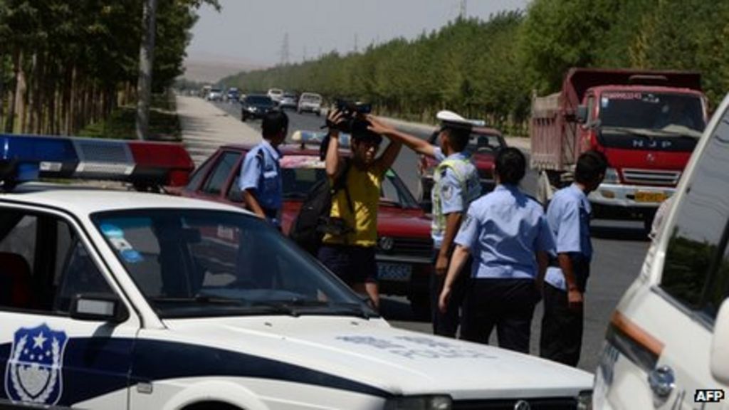 Xinjiang attack: China sentences three to death - BBC News