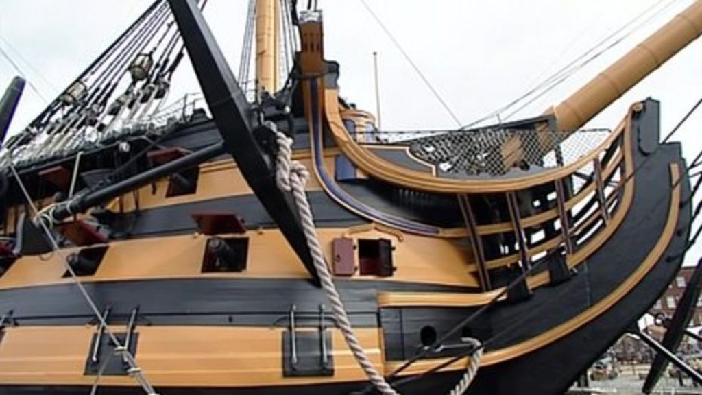 Gloucester shipwrights help restore HMS Victory - BBC News