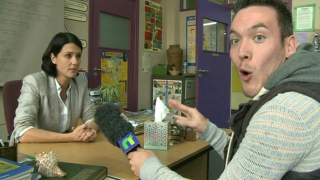 Martin goes behind the scenes at Waterloo Road - BBC Newsround