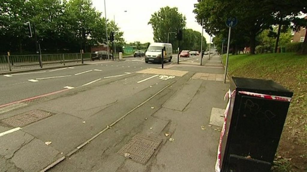 Police officer critical after hit-and-run in Sutton - BBC News