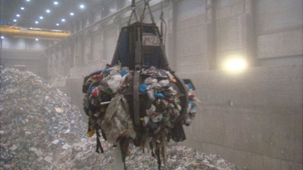 Norway uses waste as eco-friendly fuel - BBC News