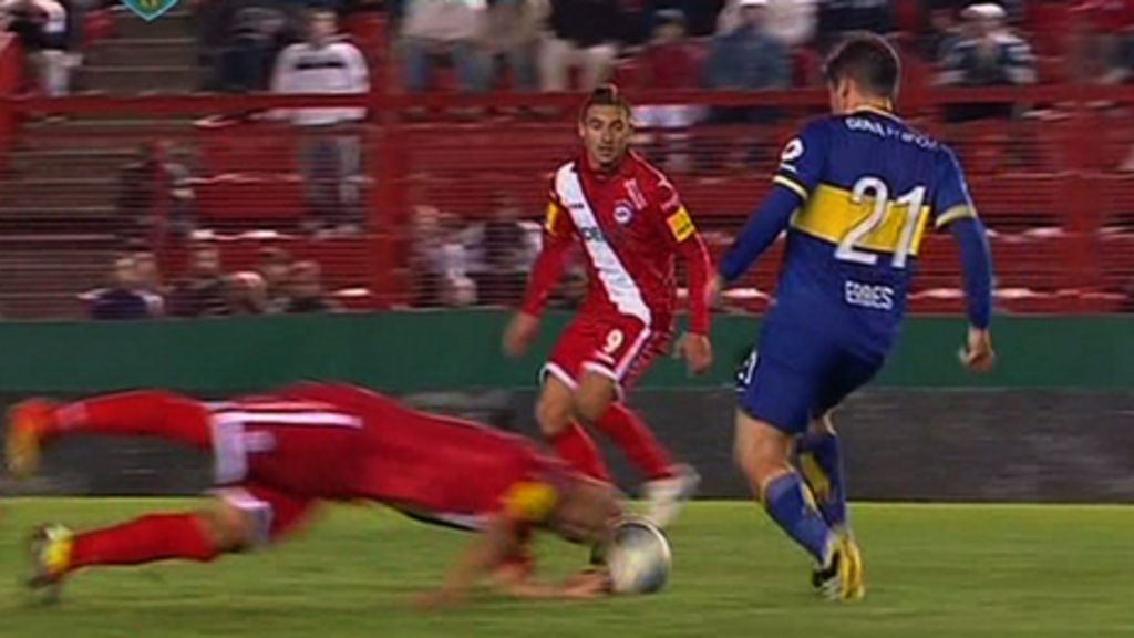 Gaspar Iniguez loses three teeth in head-first tackle - BBC Sport