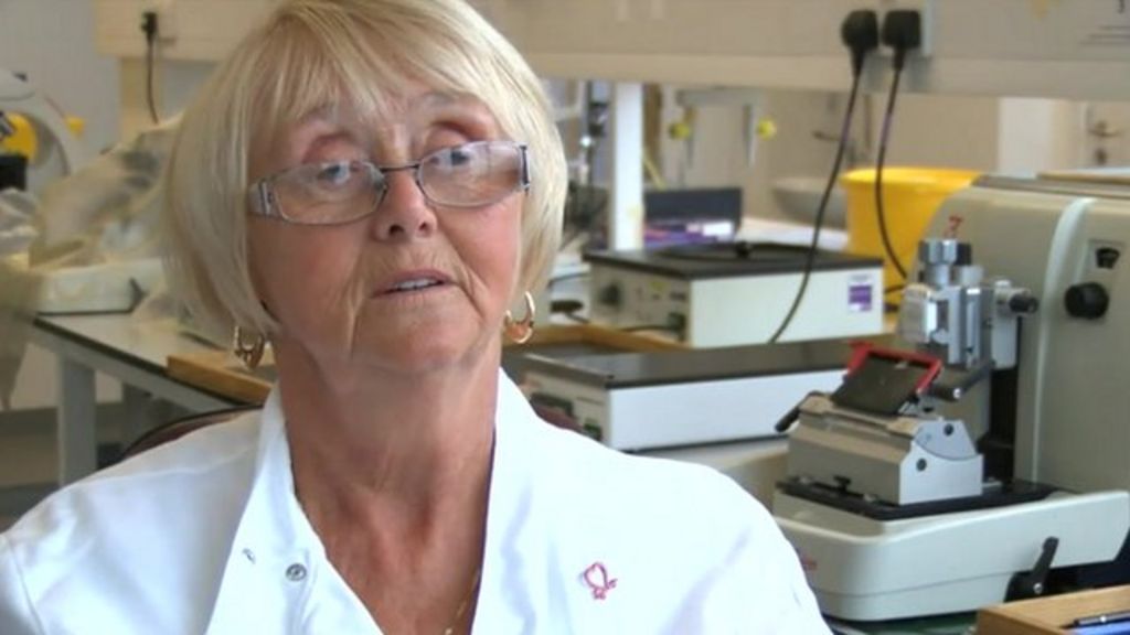 British Heart Foundation fundraiser Wendy Patterson honoured - BBC News